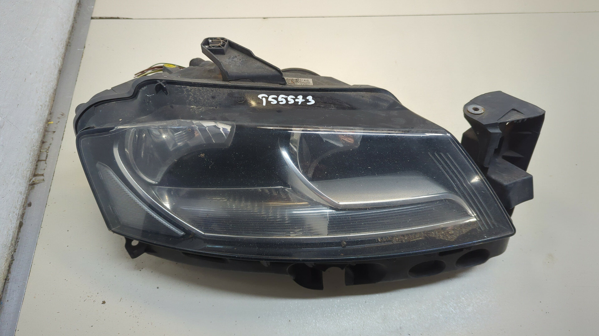 Фара (передняя) правая Audi A3 (8P) Б/У