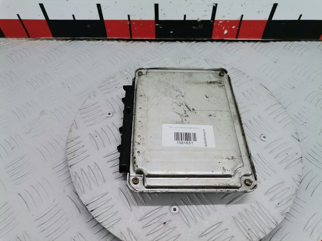 Блок управления двигателем Volkswagen Golf 4 036997032K арт. 1581651