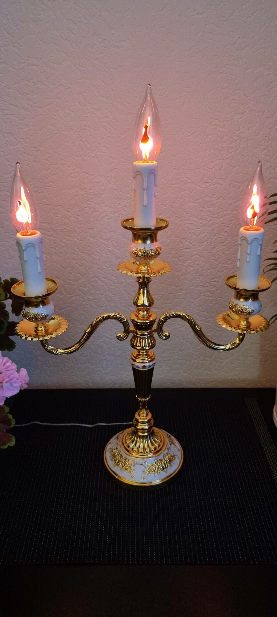Электрический винтажный канделябр "Розариум" на три лапочки, белый с золотом