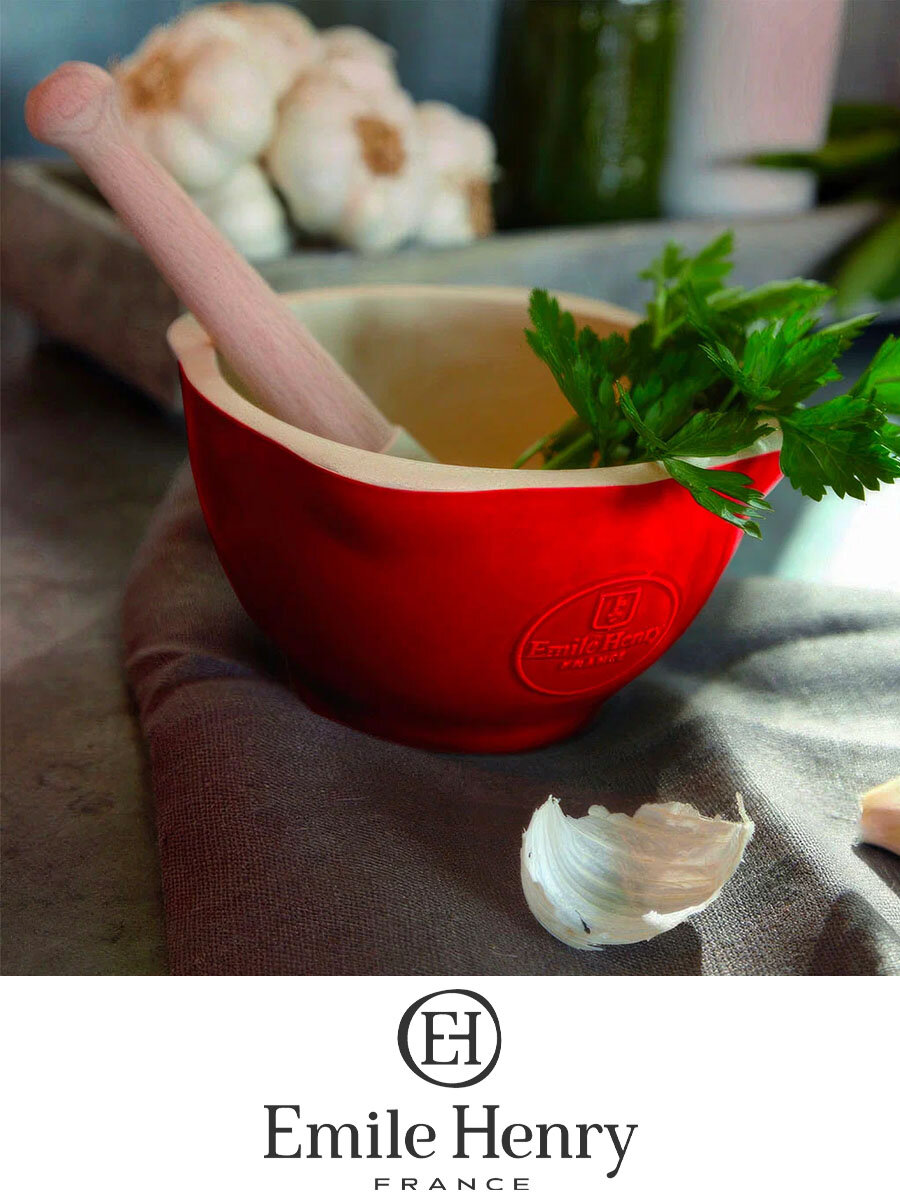 Ступка и пестик Emile Henry, цвет гранат, керамика, 14 см, 600 мл