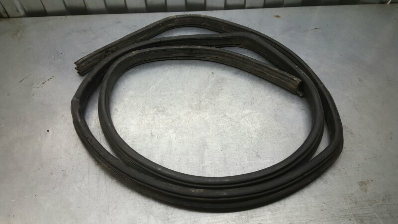 Уплотнитель двери Chery Amulet A15 SQR480 2007 задн. лев. (б/у)