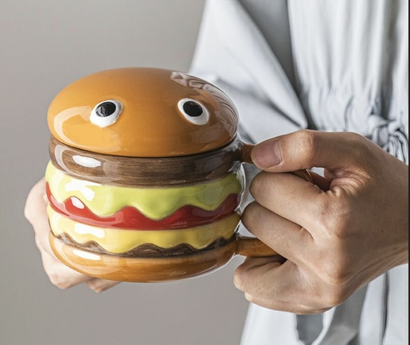 Чашка для чая и кофе керамическая с крышкой 300мл креативная подарочная, для офиса, в виде бургера с глазами, для горячих напитков
