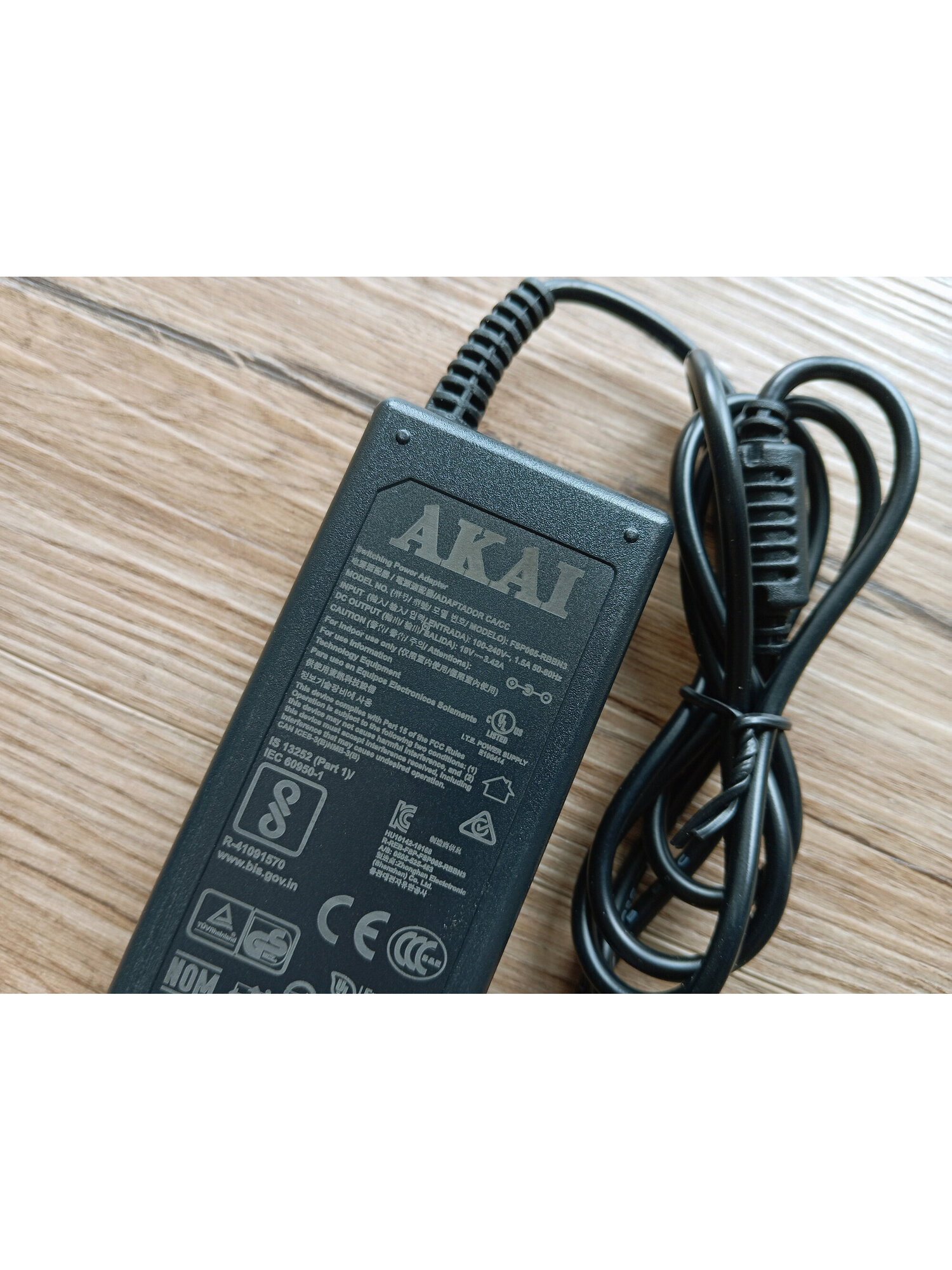 Блок питания Akai MPC X для грувбокса (адаптер Акаи 19V 3.42A)