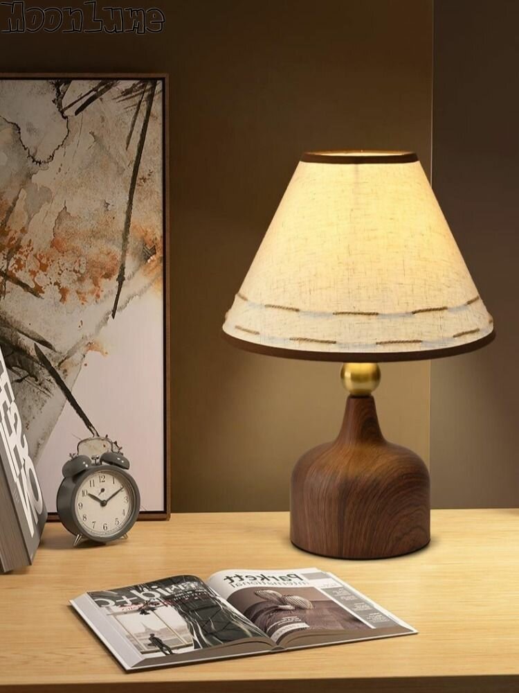 Ретро-французская деревянная настольная лампа