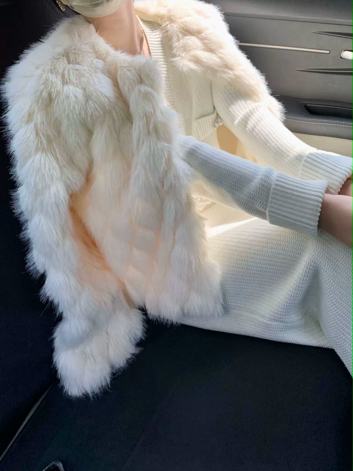 Осень-зима 2025 года, новинка: шуба из искусственного меха лисы с V-образным вырезом, стиль знаменитостей, теплая длинная шуба для женщин