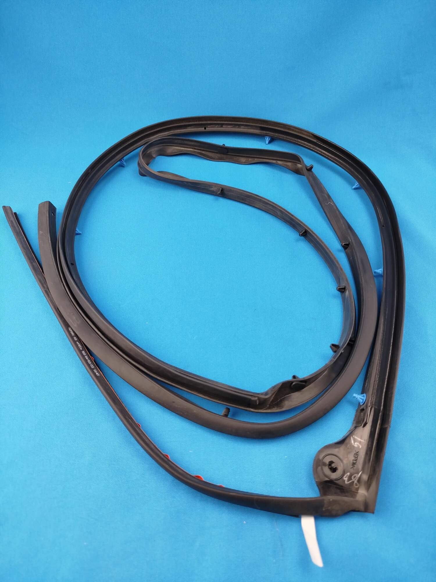 Уплотнитель двери задней "ВАЗ" для а/м Веста SW, SW Cross верхний, правый