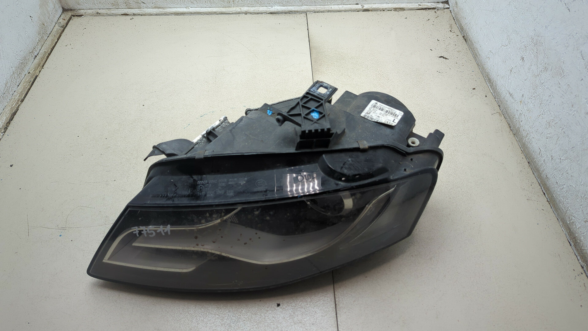 Фара (передняя) левая Audi A4 (B8) Б/У