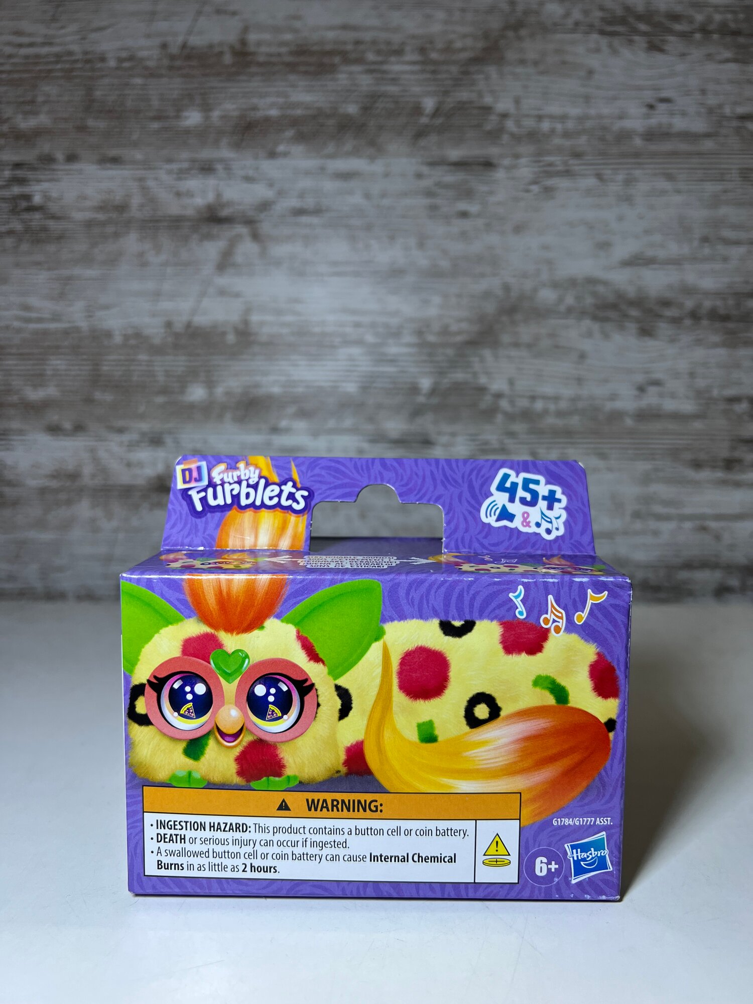 Ферби интерактивная игрушка Hasbro Furby DJ Furblets Peep-On-Roni 10 см от Hasbro, можно растягивать, они могут петь