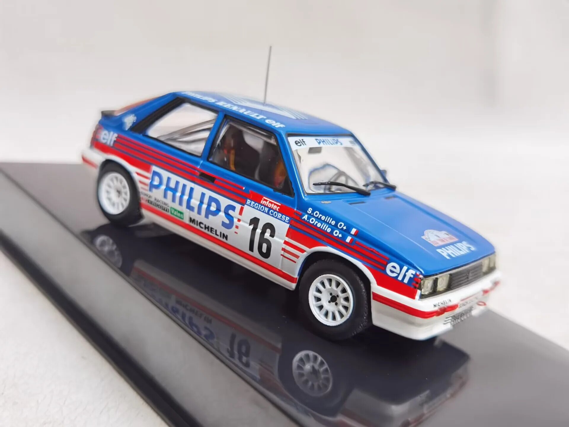 WELLY Diecast IXO 1:43 Renault 11 Turbo #16 1987