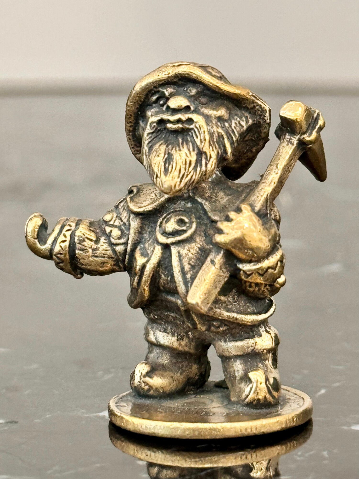 Статуэтка для интерьера и декора Золото добытчик , бронза литье