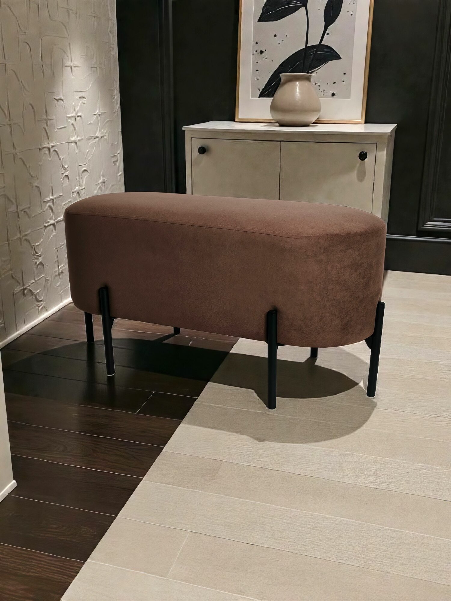 Банкетка для туалетного столика, пуф дизайнерский в гостиную, спальню с ножками с черным покрытием, овальный 78х42x32, коричневый