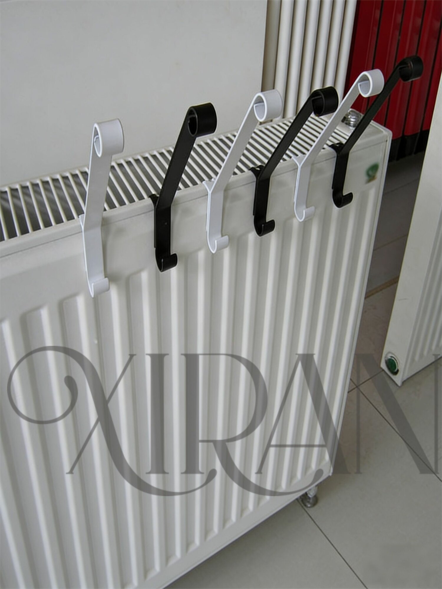 XIRAN Сушилка для обуви на радиатор отопления Навесной крючок-вешалка для быстрой сушки обуви, носков, полотенец на батарее (белый/черный)-aa