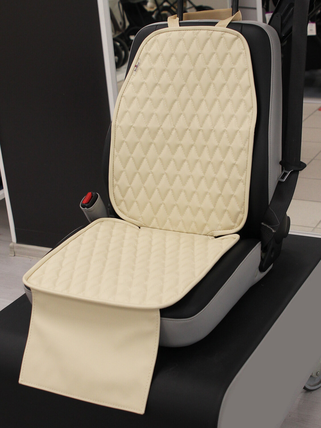 Защита сиденья под детское автокресло Fiorellino UnderSeat беж