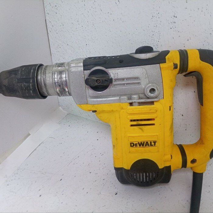 Перфоратор DeWALT Hammer Drill