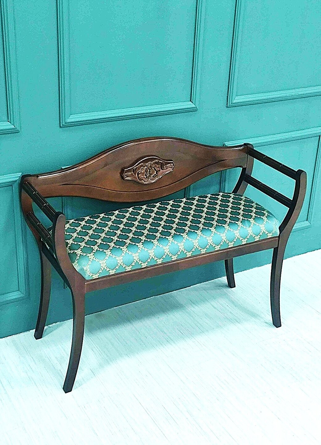 Банкетка "Франческа" со спинкой из дерева. В прихожую. В спальню. Цвет испанский орех