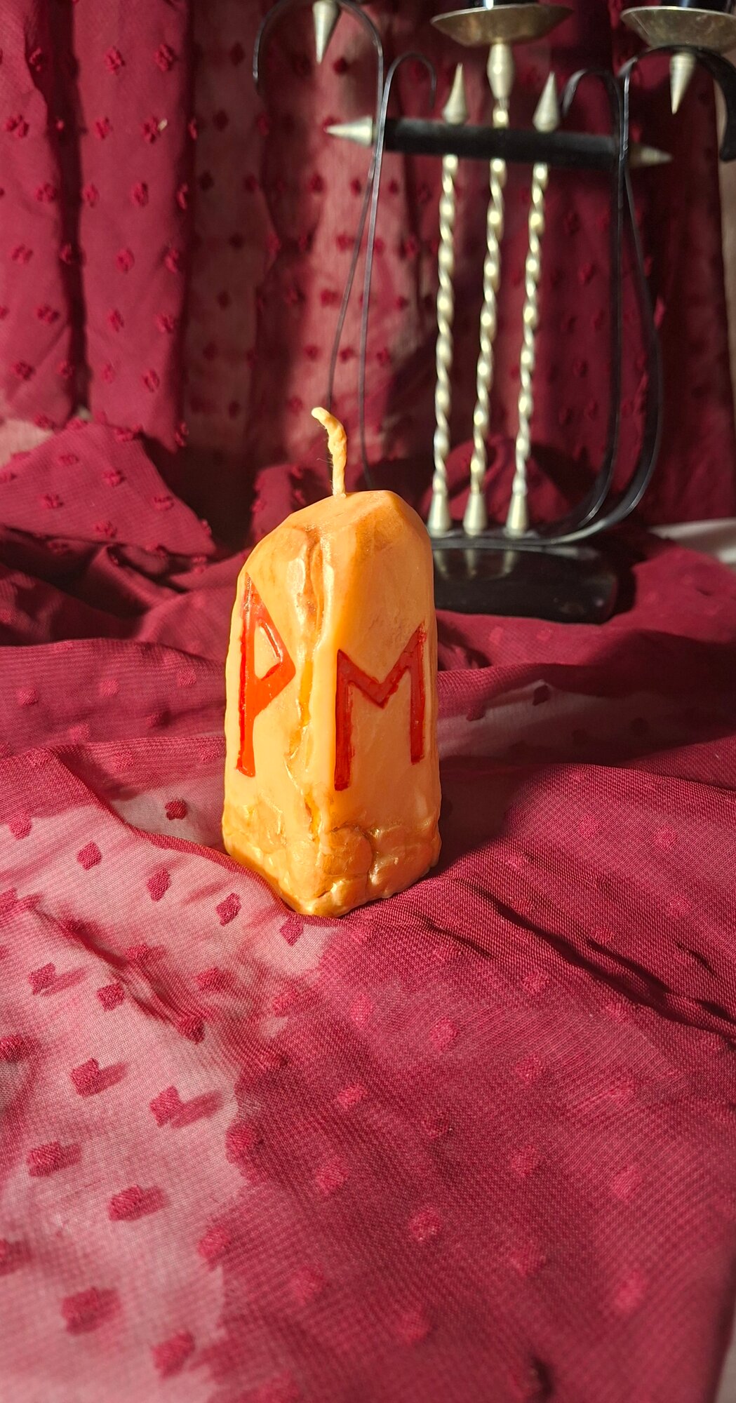 Руническая свеча "Удача и исполнение желаний "