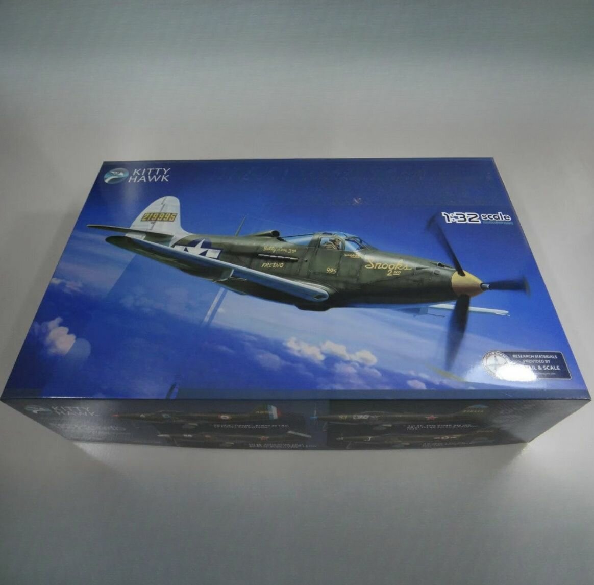 Модель сборного самолёта Kitty Hawk 32013 P-39Q/N Airacobra 1943 1:32, детализированный набор для взрослых любителей авиации, точная копия исторического истребителя