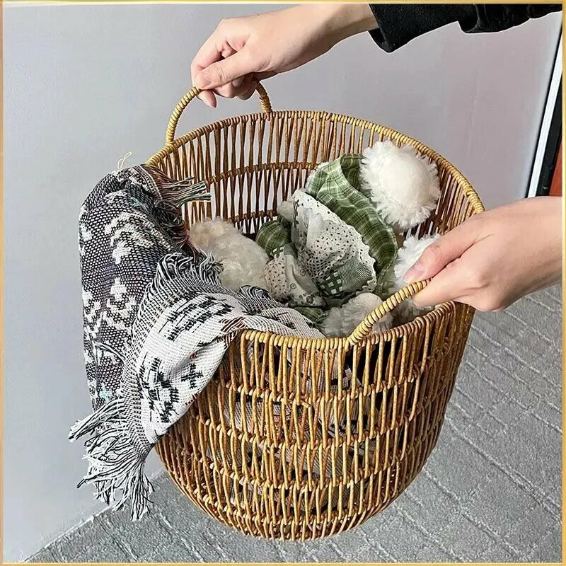 Корзина плетеная ширина 30 см, высота 41 см.
