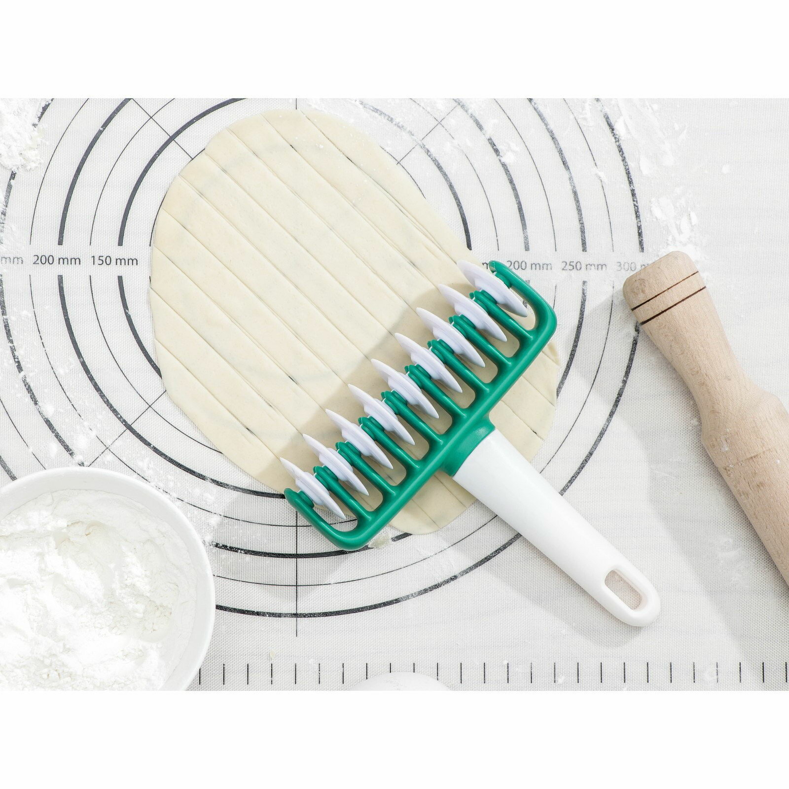 Валик для нарезки полос из теста "Сладость", 14x17x4 см, пластик, белый