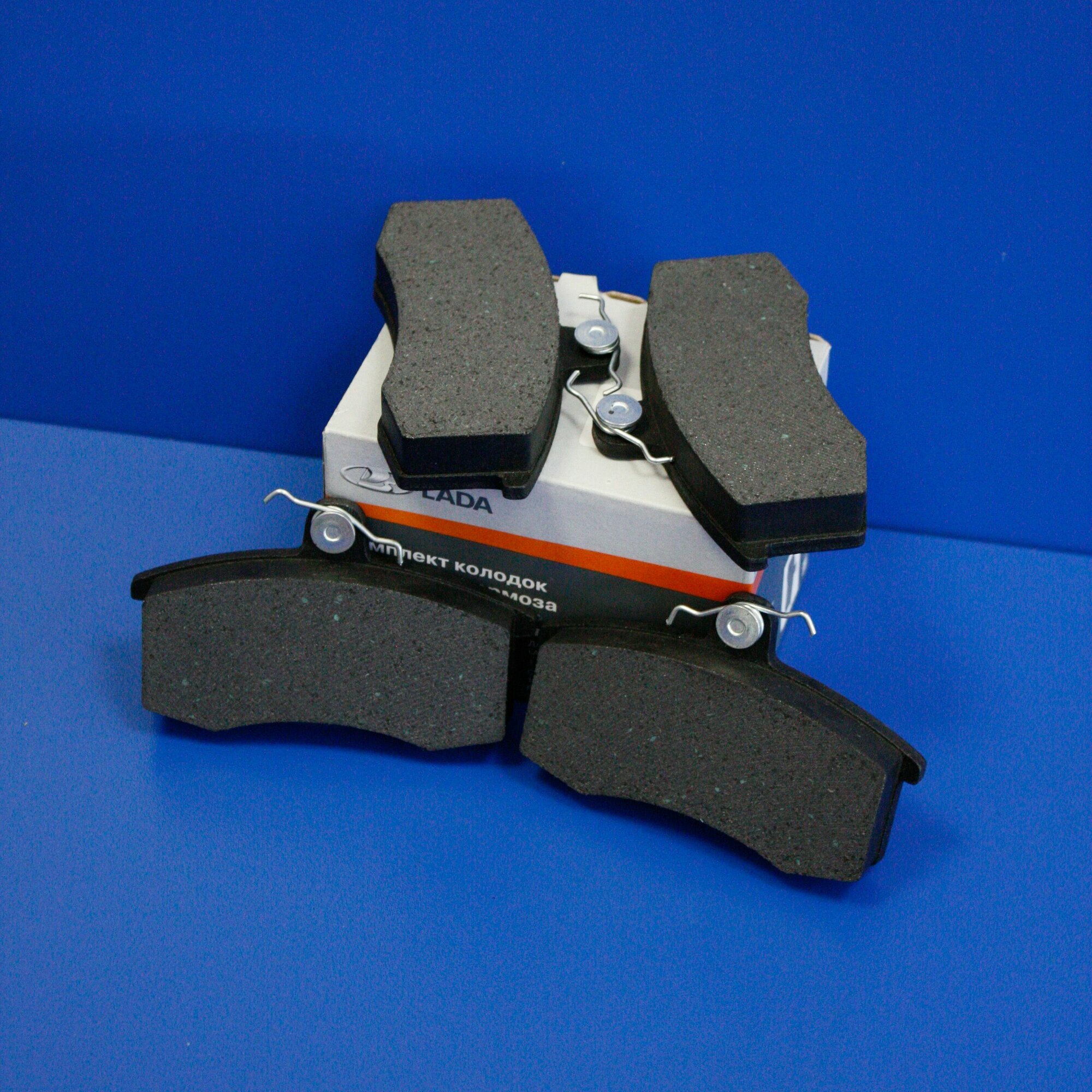 Колодки переднего тормоза "ВАЗ" для автомобилей ВАЗ 2108-15, Калина, Приора, Гранта (2108-3501800-82)
