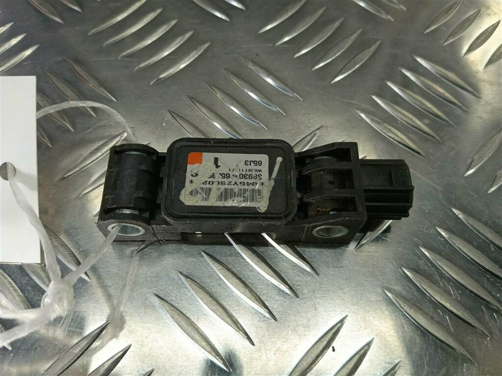 Датчик удара (AIR BAG) Б/У для SUZUKI Grand Vitara II (2005—2008) 3893065J30