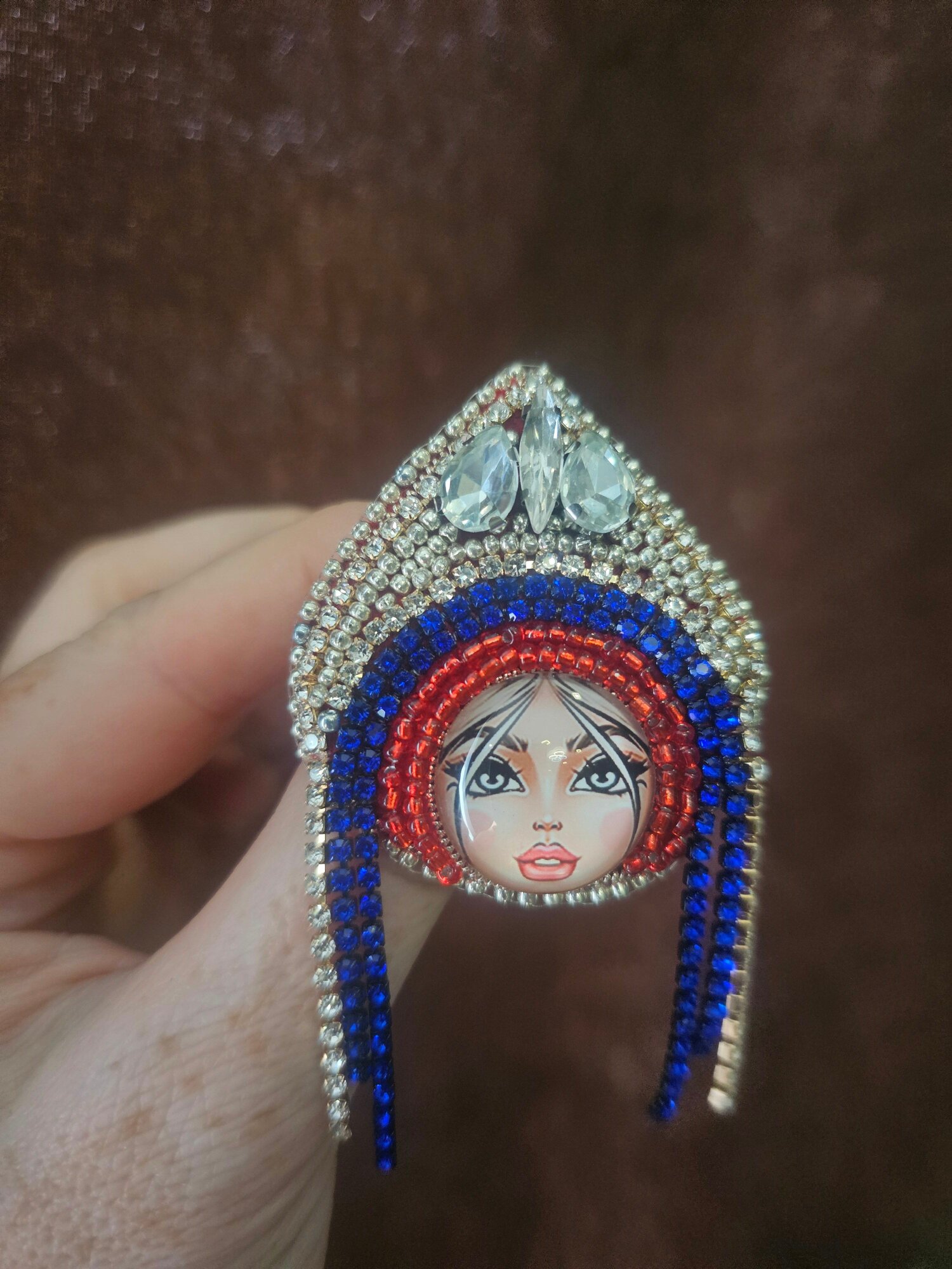 Брошь, стразы