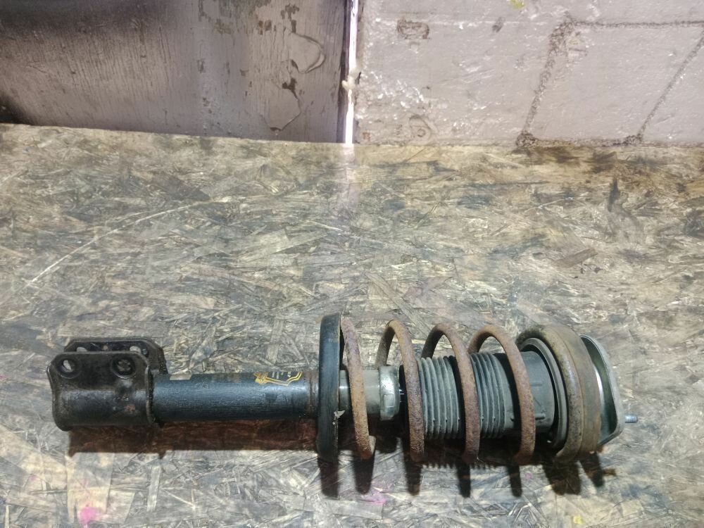 Амортизатор передний Opel Corsa B (1993 2000) Б/У с пробегом