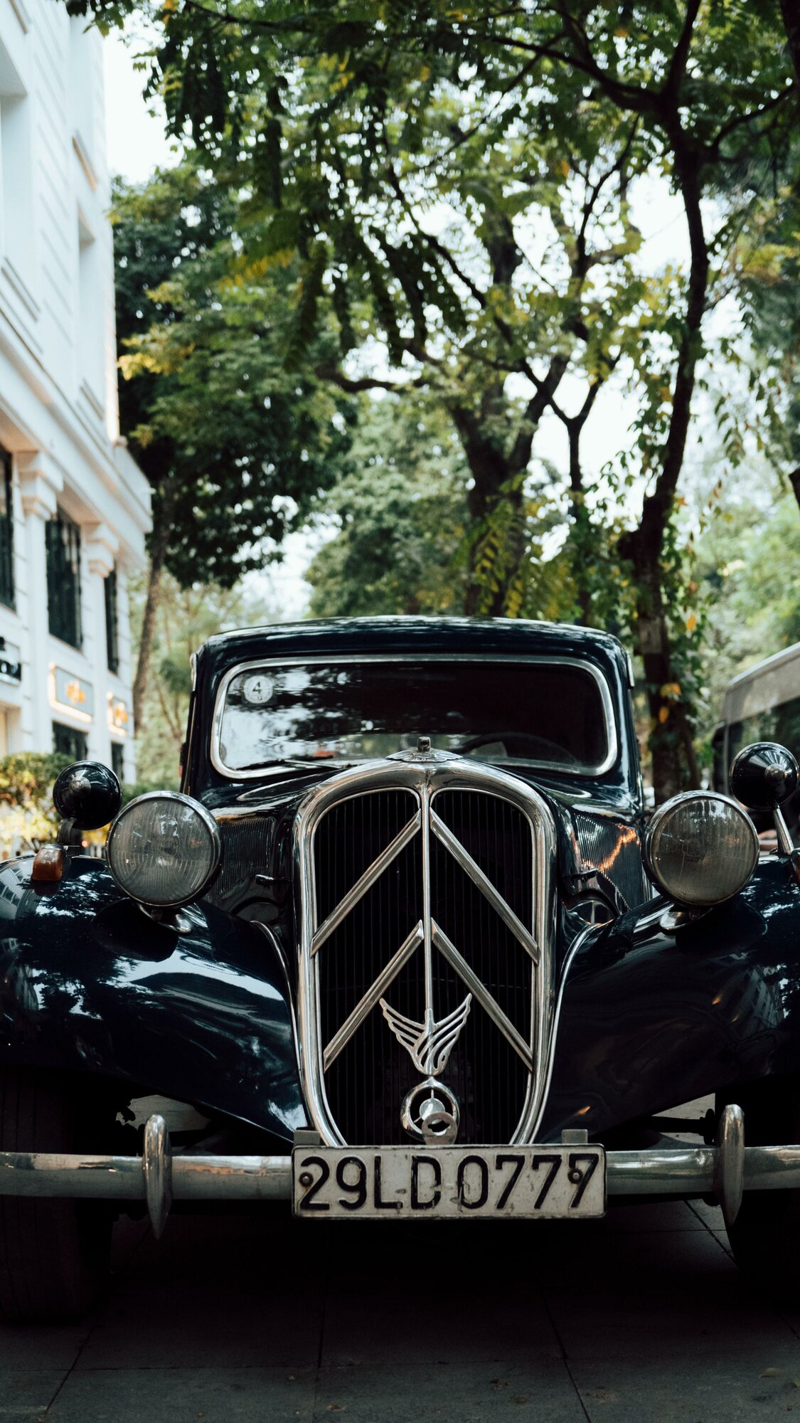 Картина на холсте 60x110 LinxOne "Автомобиль, интерьер для дома / декор на стену / дизайн