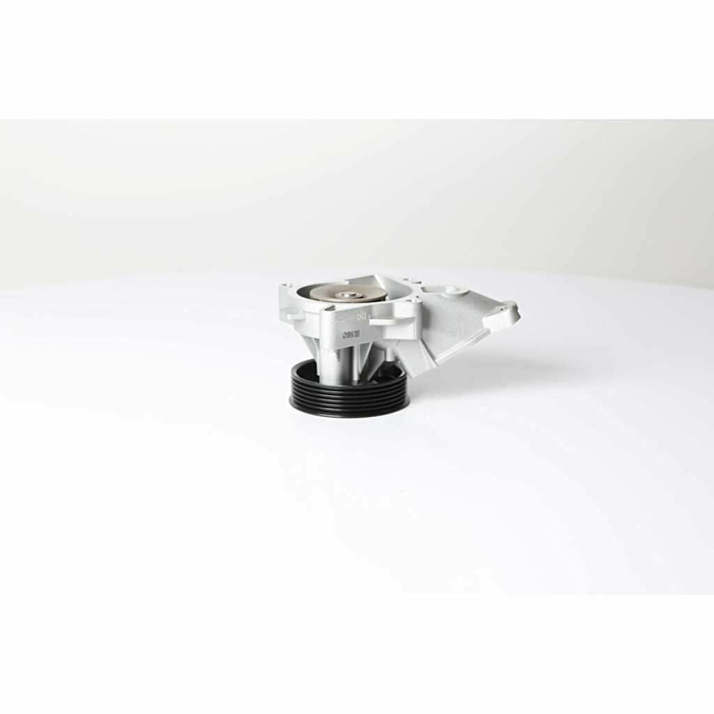 Насос водяной BSG Арт. BSG15500021 / BMW 3 (E90, E90N, E91, E91N),5 (E60, E60N, E61, E61N) (N47/M47/M57)