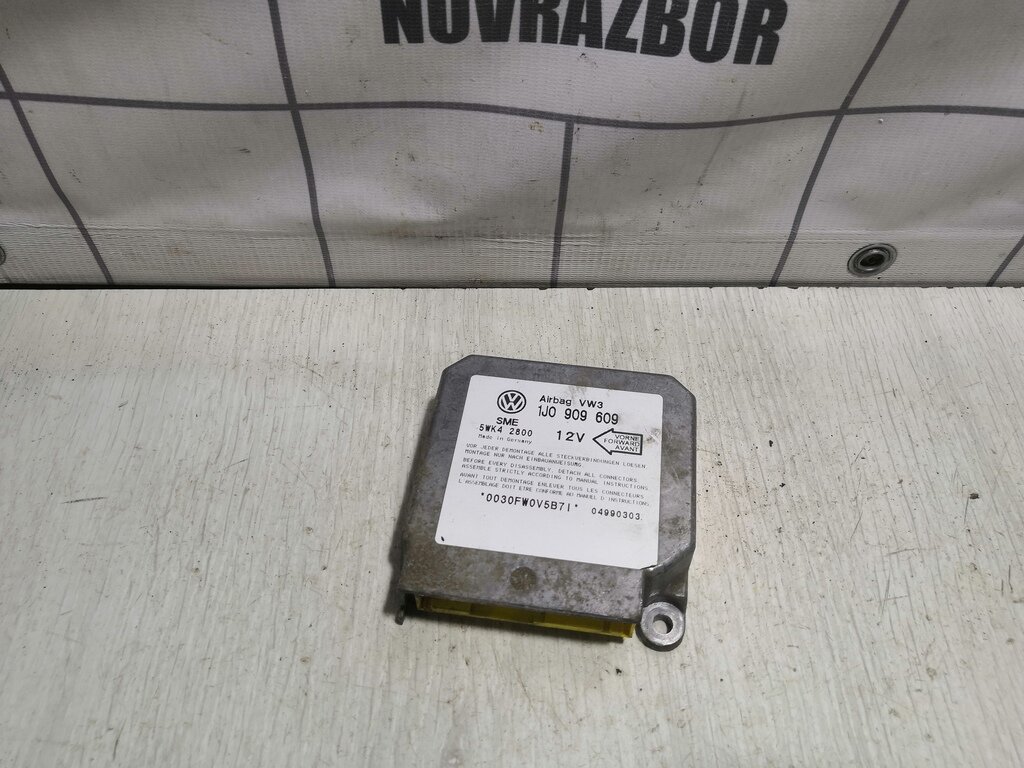 Блок управления AIR BAG VW Golf 4 Bora 97-05