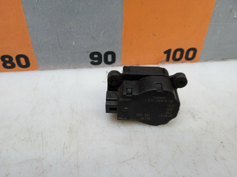 Б/У Форд Мондео 3 Моторчик заслонки отопителя Ford Mondeo 2003 3 292396 FORD арт. 1S7H19E616AA