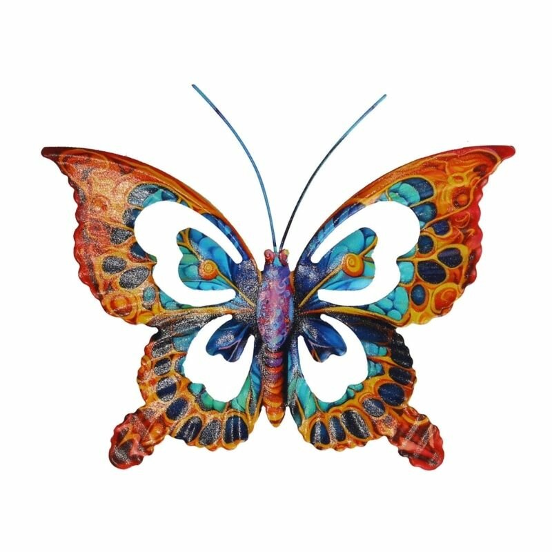 Металлическая скульптура бабочки