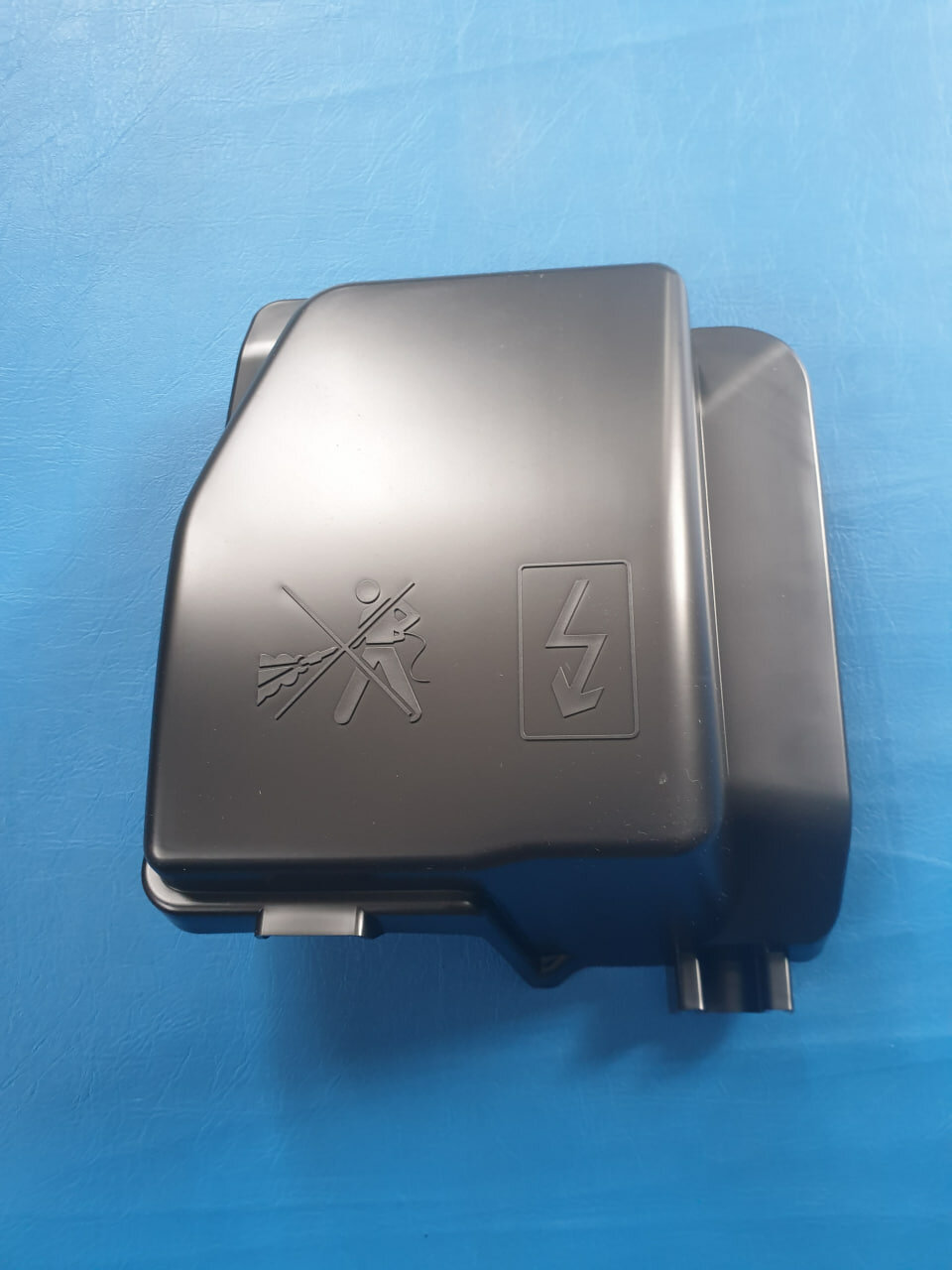 Крышка блока реле и предохранителей Lada Vesta SW/ SW Cross Renault 243828894R