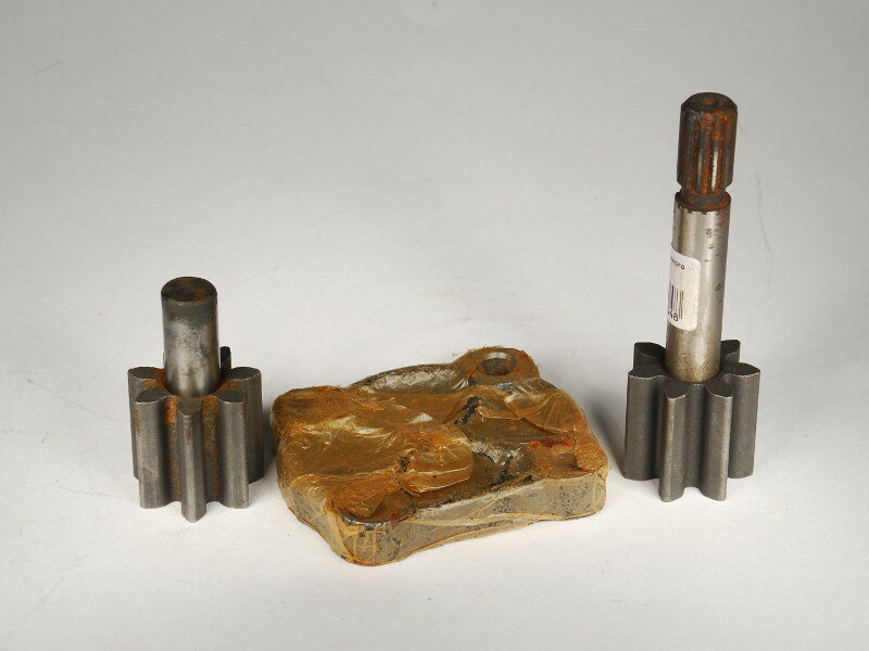 Насос масла Москвич 412, 2140, 2141, ИЖ 2126 Ода, ИЖ 2717 с двигателем узам