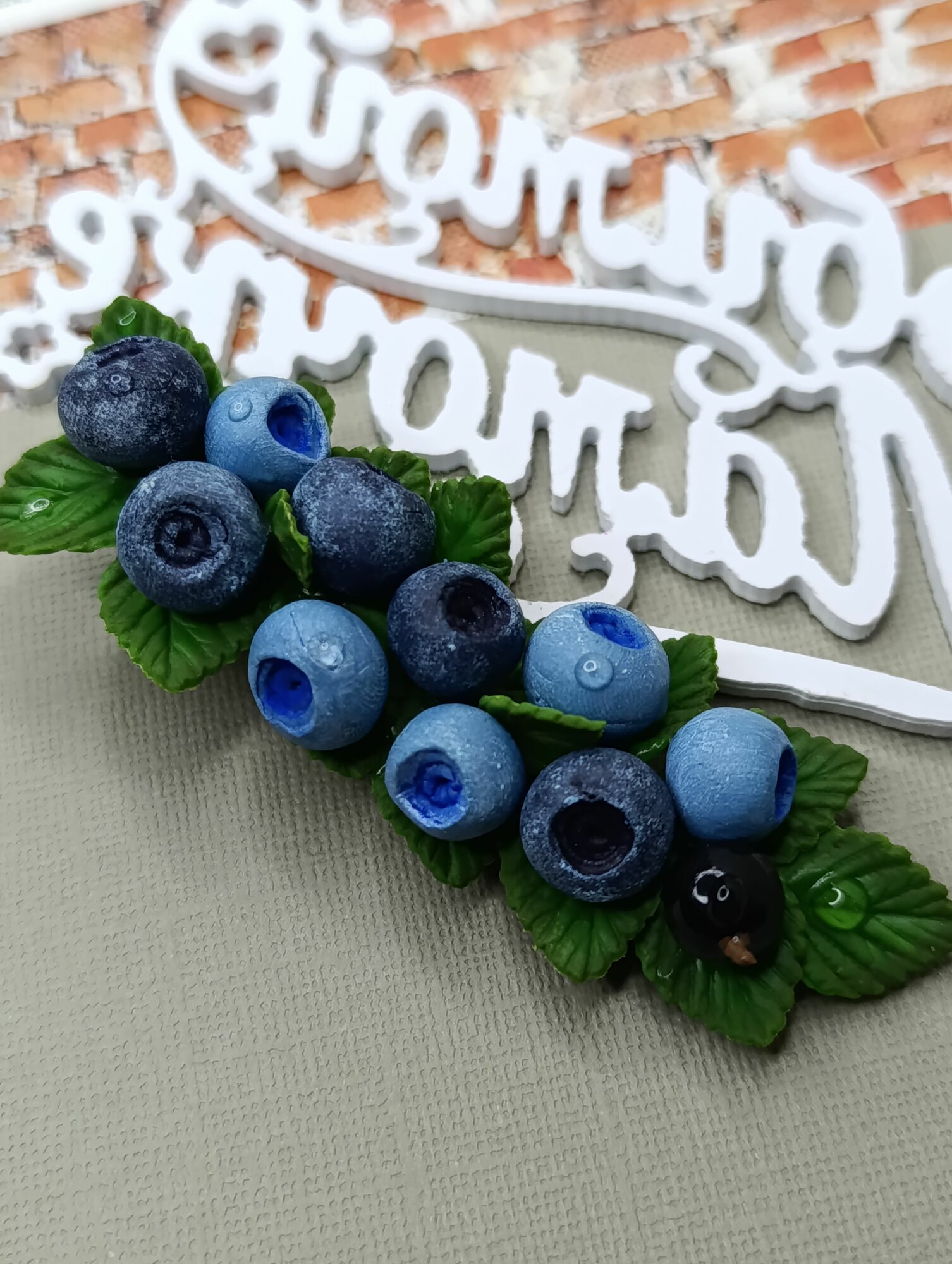 Заколка для волос с декором из полимерной глины ( ручная работа)