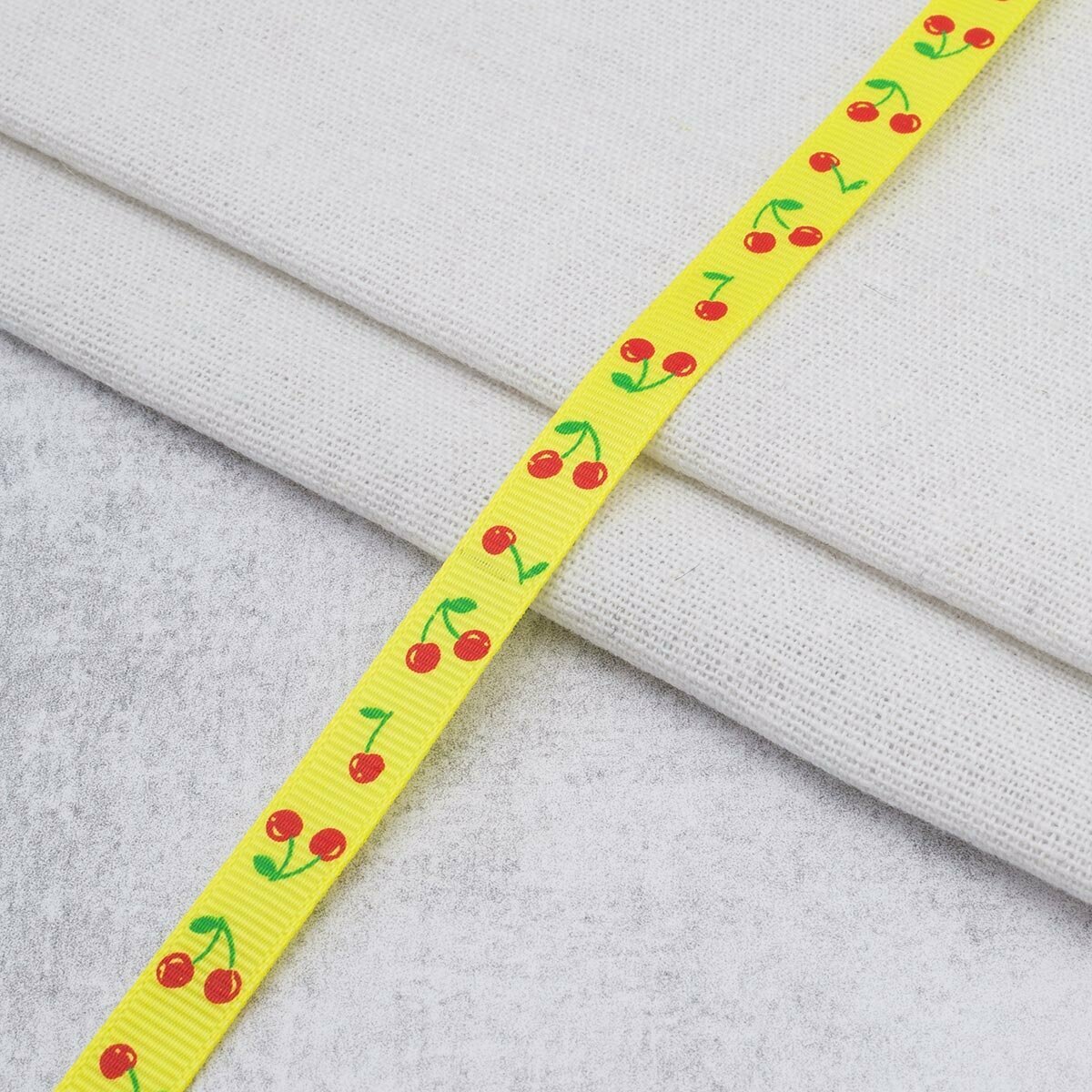 Лента декоративная для упаковки подарков, репсовая, с рисунком, 1 см х 45,72 м, цвет желтый