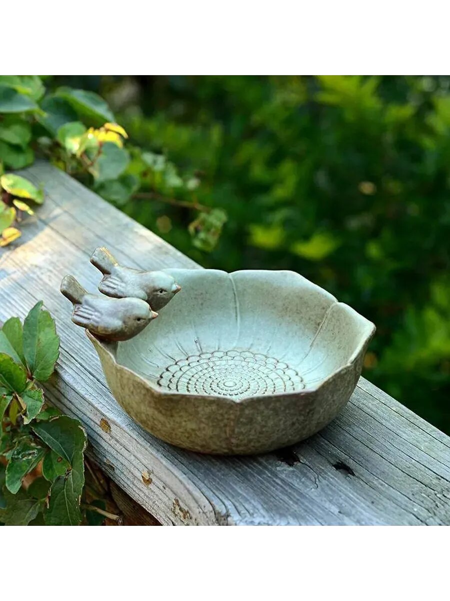 Керамическая ванночка для птиц.