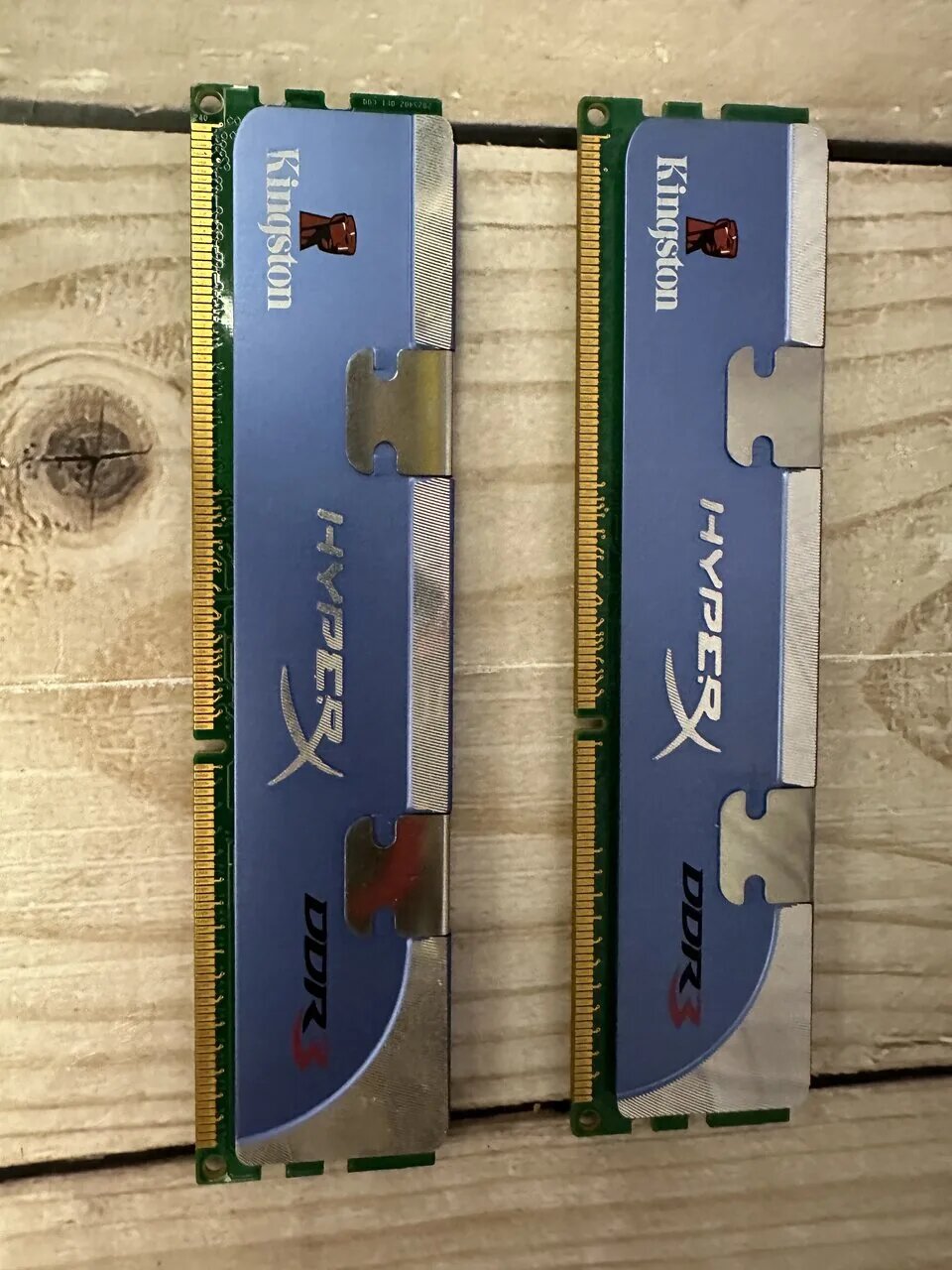 Оперативная память Kingston Hyper-x 2X4 гб DDR3 KHX1800C9D3K3-3GX (8 гб общий обьём)