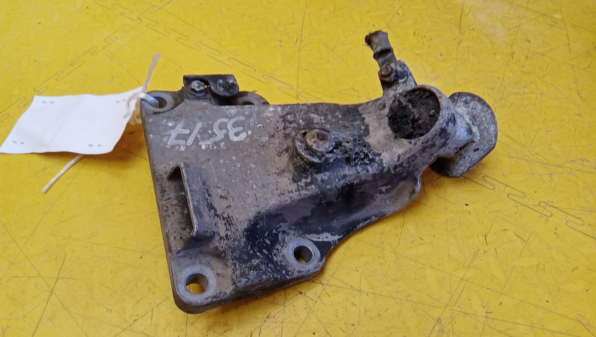 Кронштейн двигателя 3-серия E90,91,92,93 BMW 22116770049