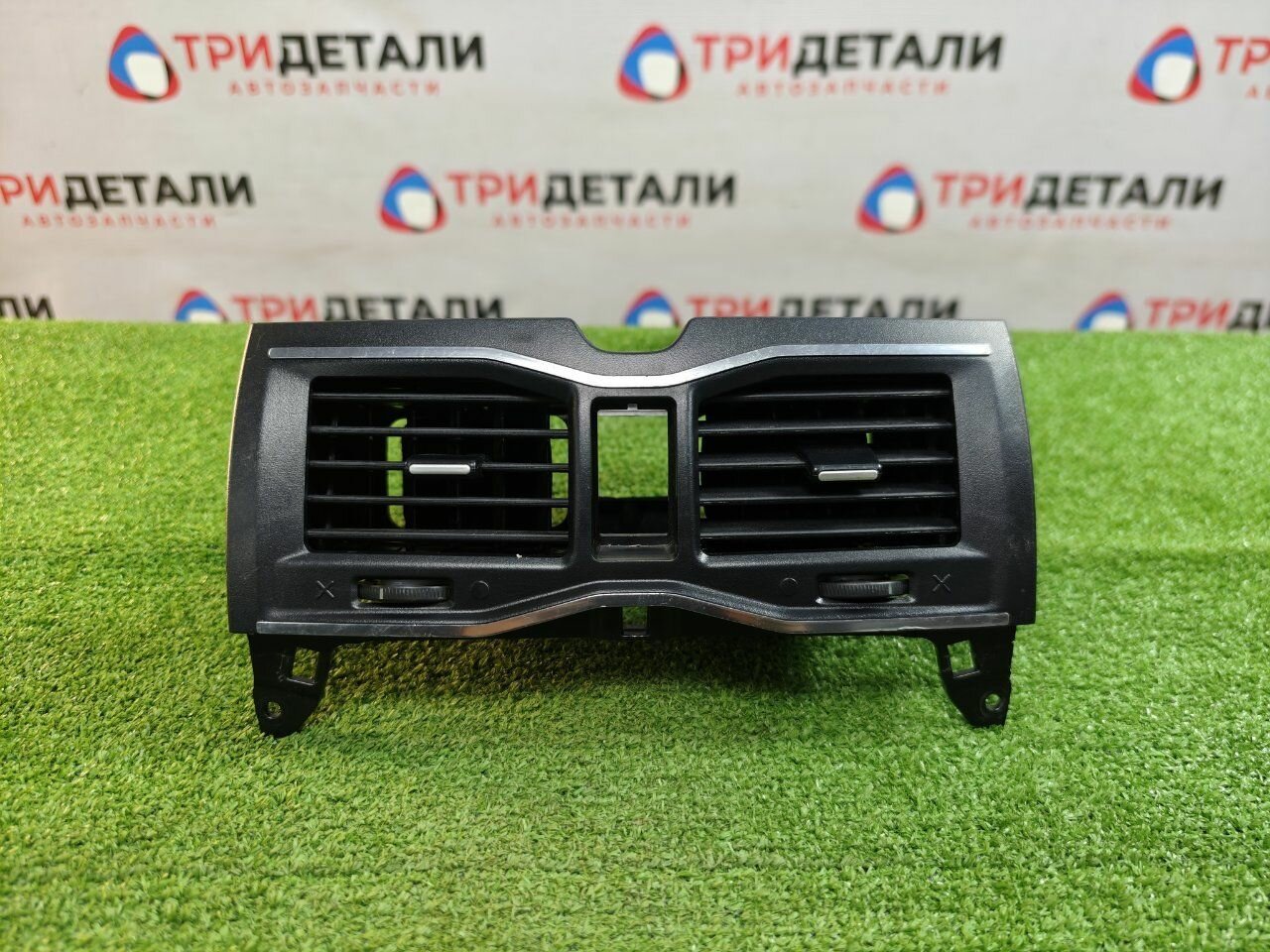 Дефлектор воздушный Лада Гранта 1.6 11186 2021 (б/у)