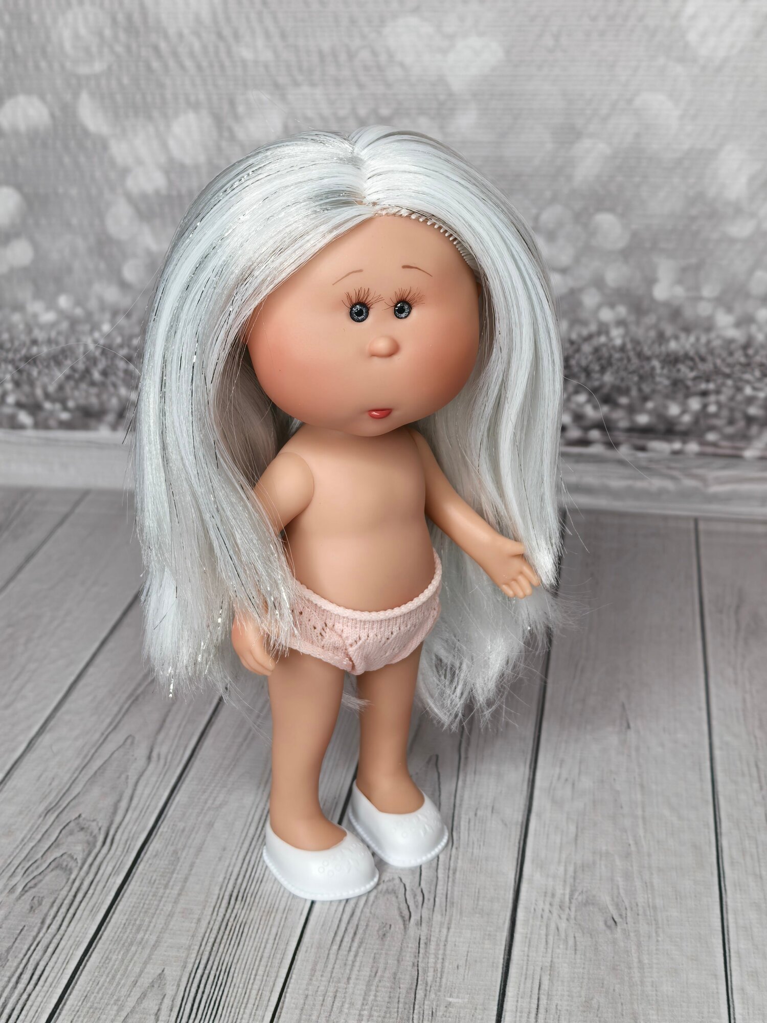 Кукла мини Миа с ресничками Nines виниловая, 23см (Испания) булочка