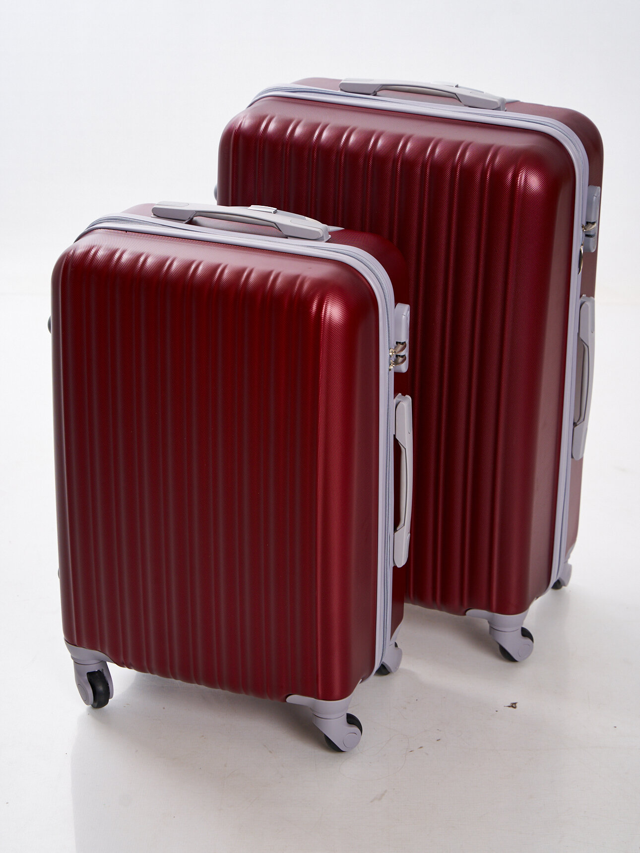 Комплект чемоданов 