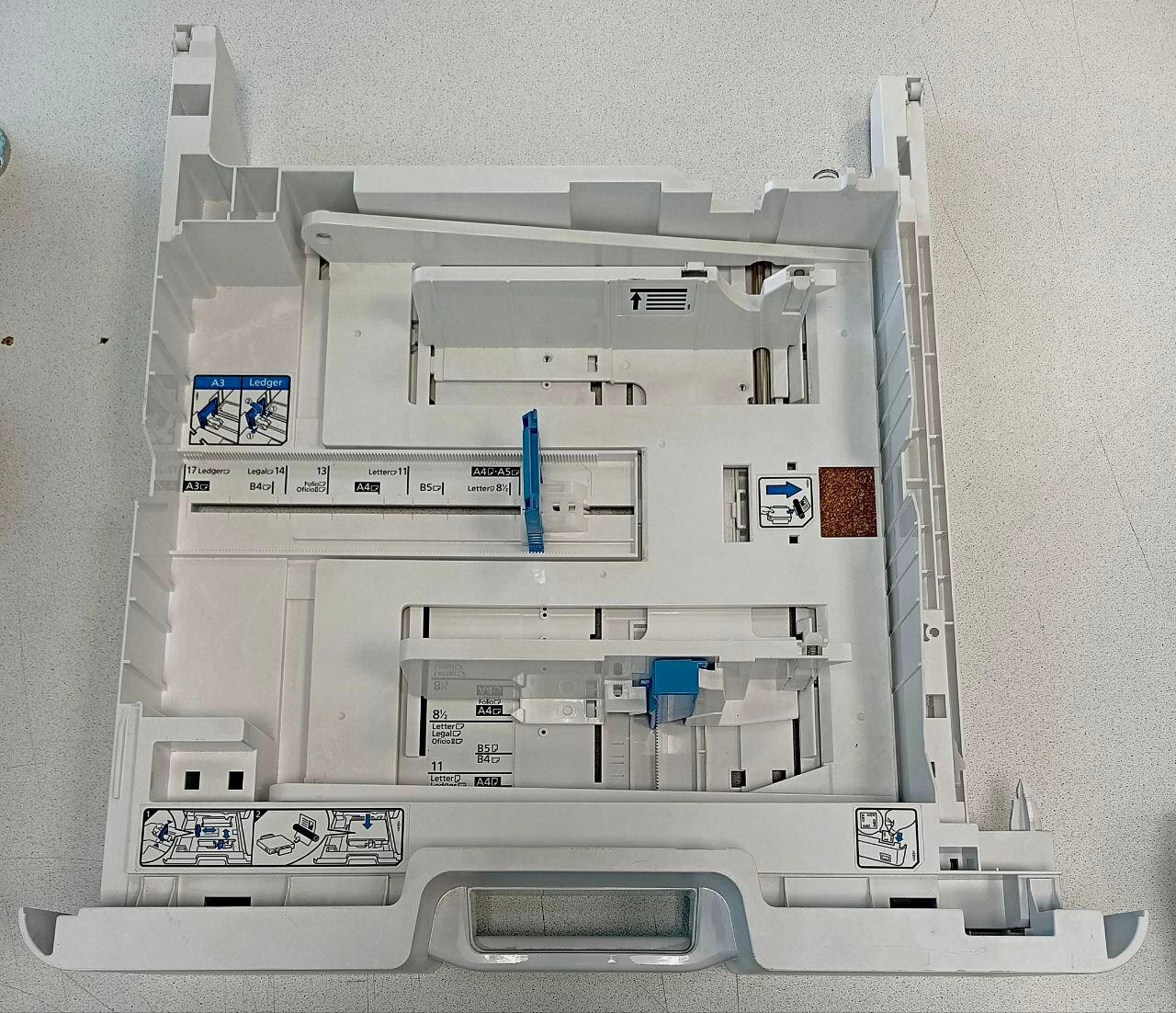 Лоток подачи бумаги для МФУ Kyocera M4125idn (с разбора)
