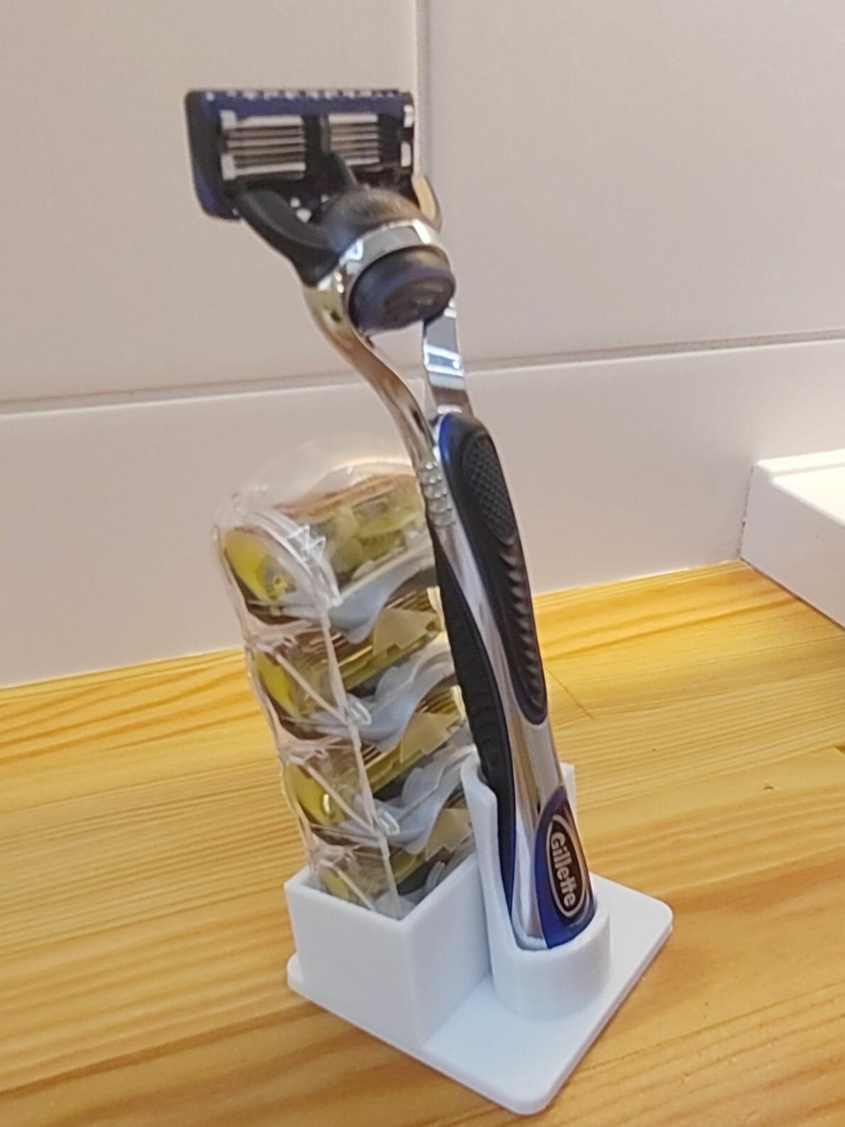 Держатель-подставка для бритвенного станка (без батарейки) и сменных кассет