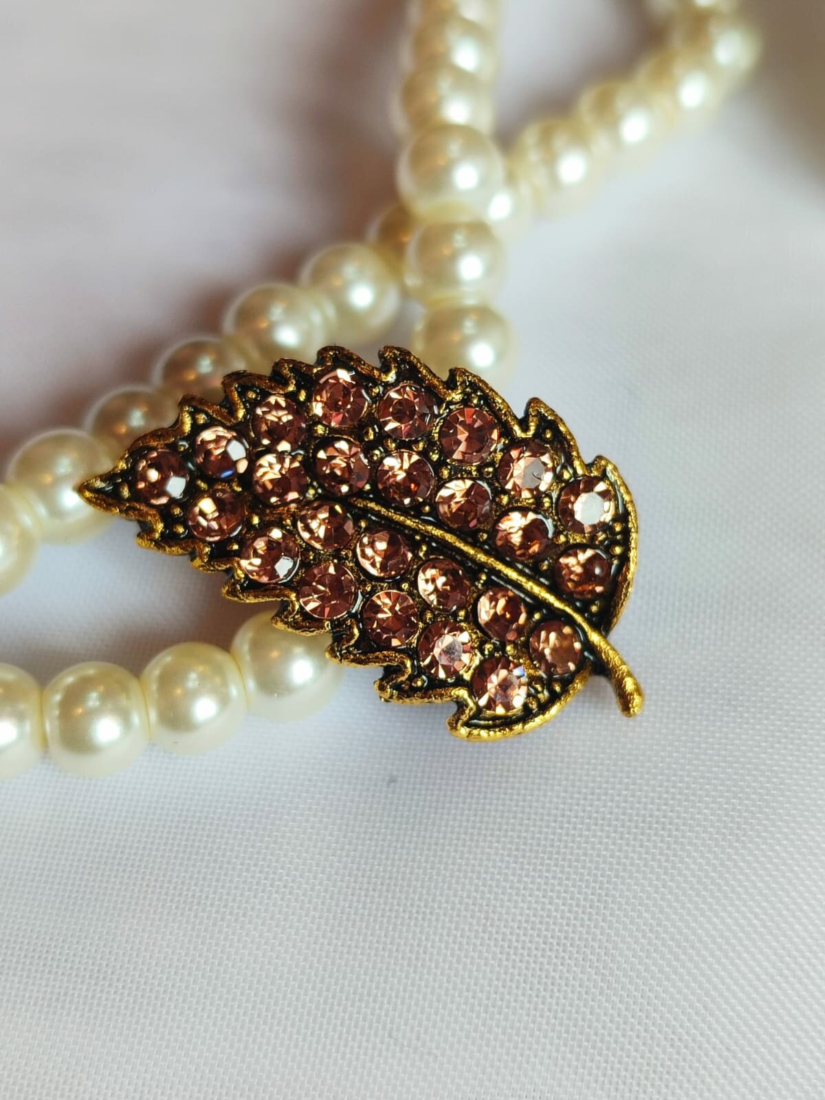 Брошь, стразы