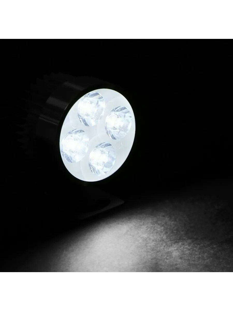 Яркий LED-прожектор для мотоциклов