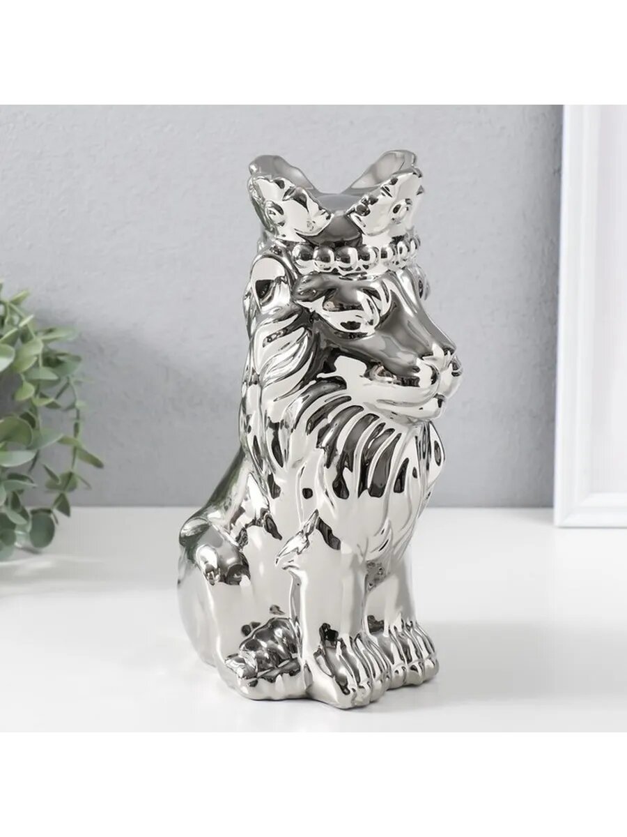 Элегантный керамический лев с короной