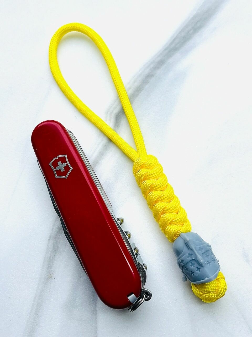 Темляк брелок для ножа Шлем Рыцаря