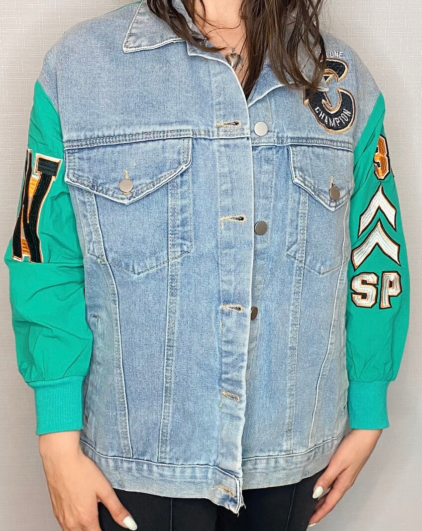 Куртка джинсовая