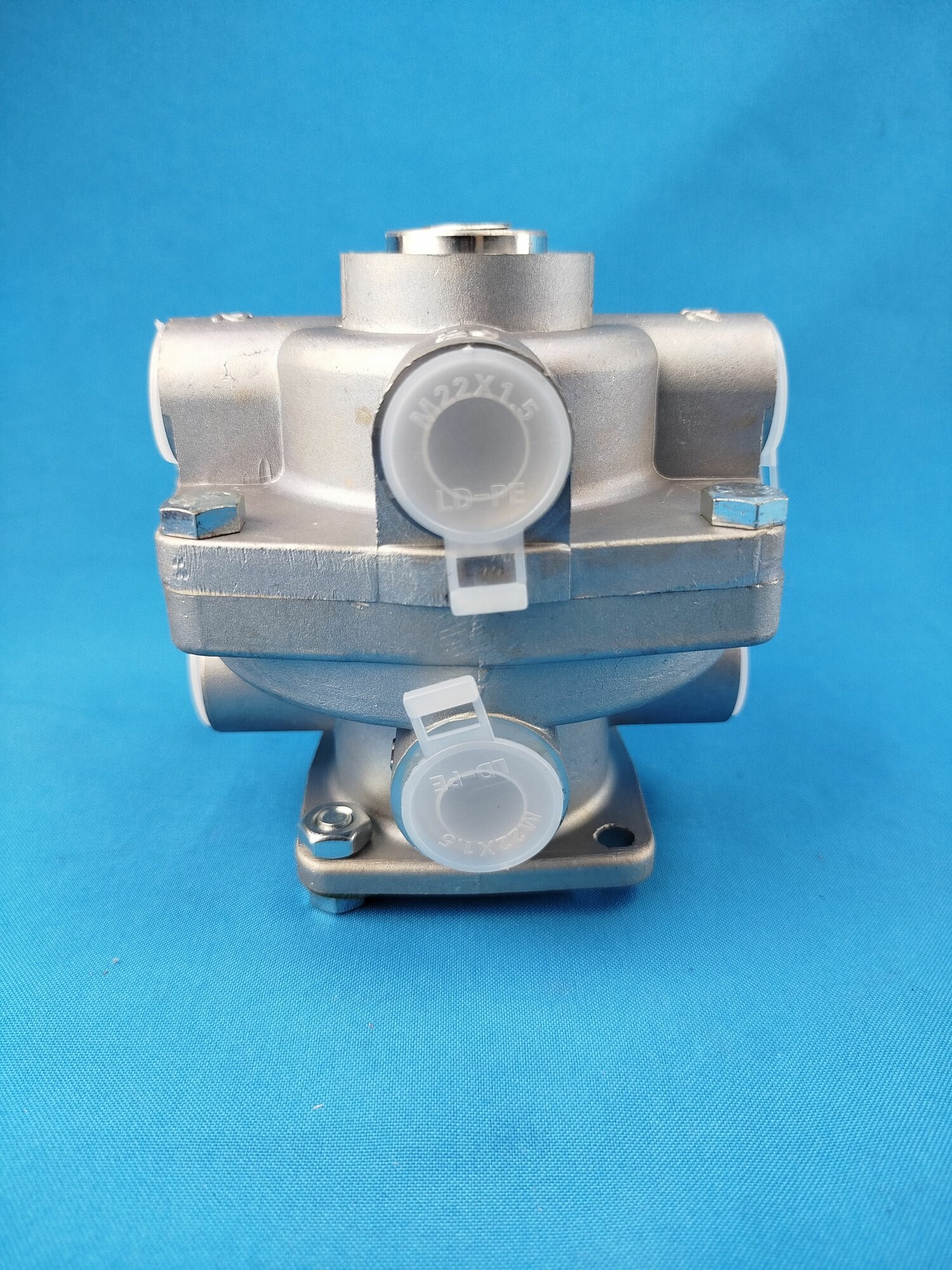 Кран тормозной "прамо" для автомобилей КамАЗ 4310, 43101, Урал 5557 2-х секционный